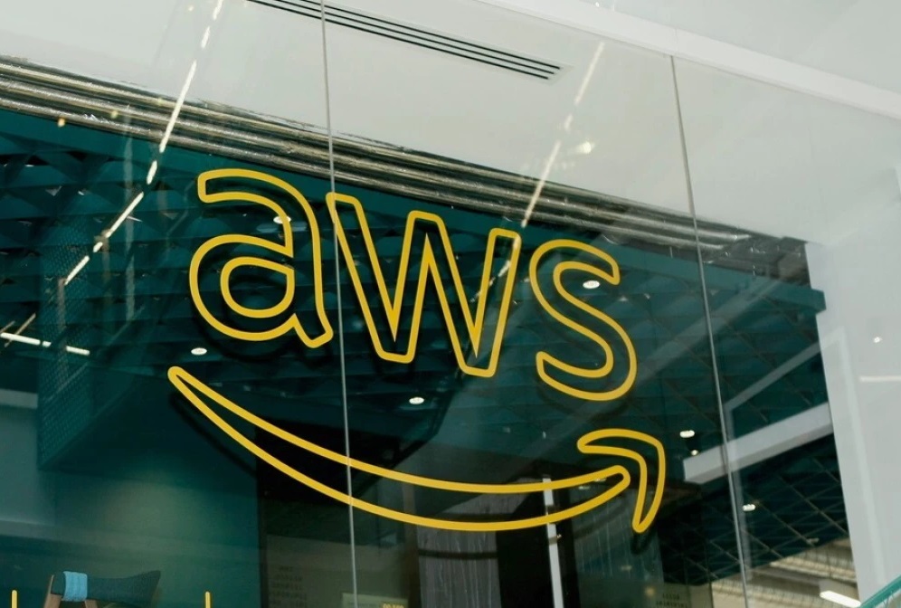 Amazon’s AWS Pledges to be Water Positive by 2030 | ESG Investing