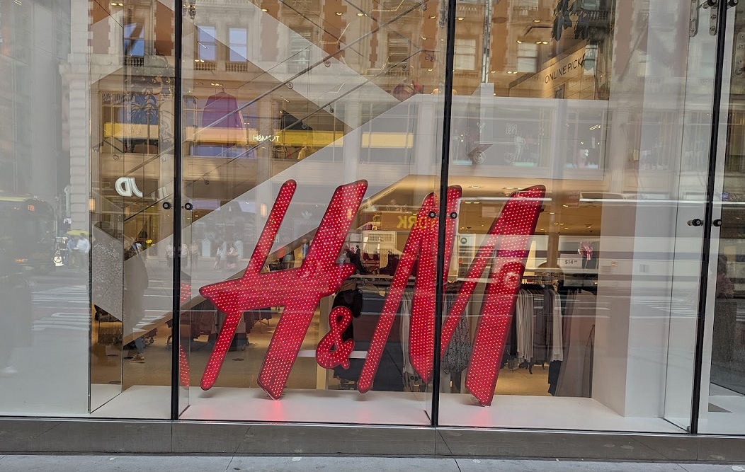 H&M Issues its First $500 Million Green Bond to Fund Climate, Circularity Goals | ESG Investing
